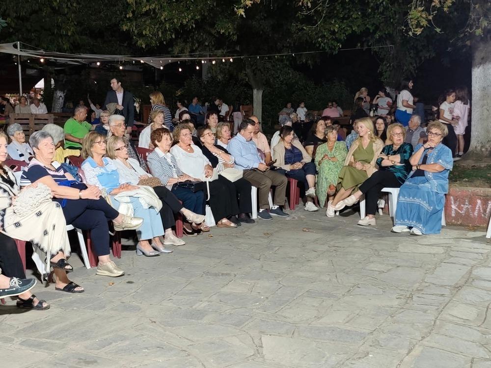 «Οι Γειτονιές Τραγουδούν» πέτυχαν τον σκοπό τους και στην πλατεία ...